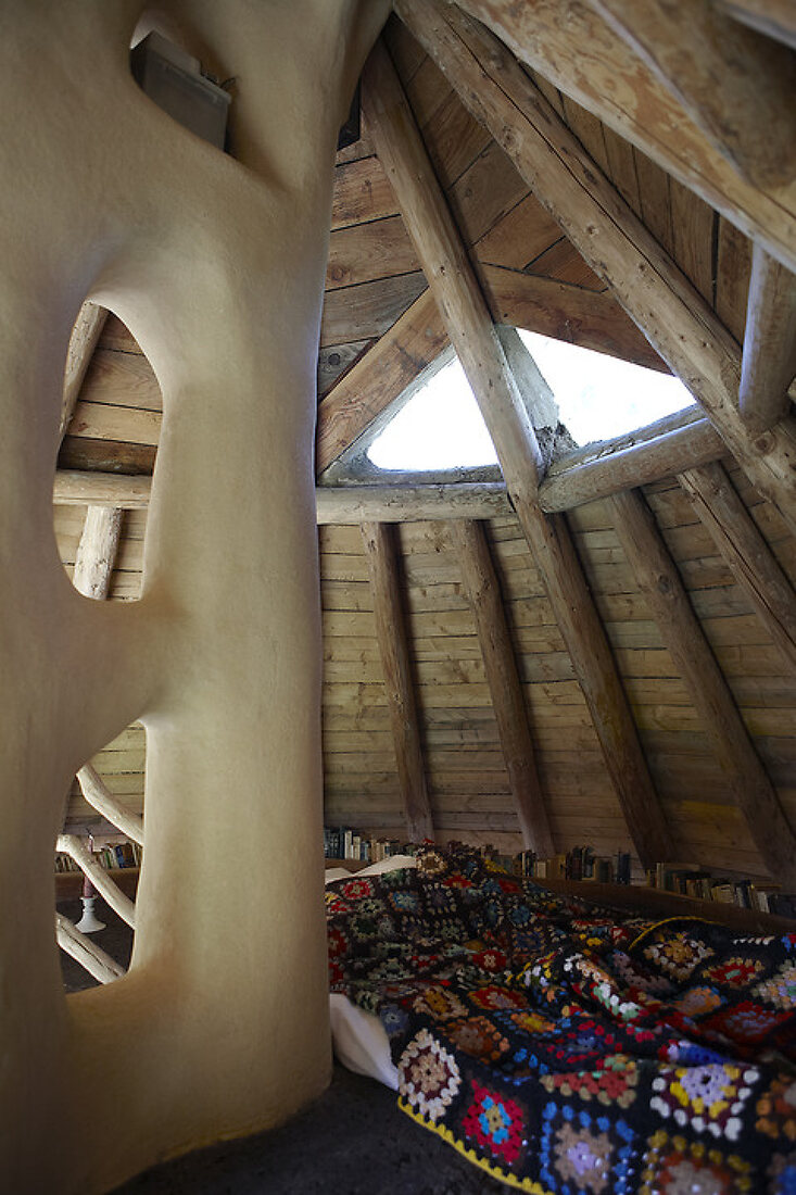 A Sustainable House of Clay – License Features – 12833253 House of Pictures