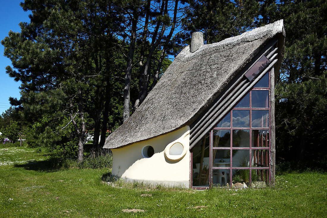 A Sustainable House of Clay – License Features – 12833253 House of Pictures